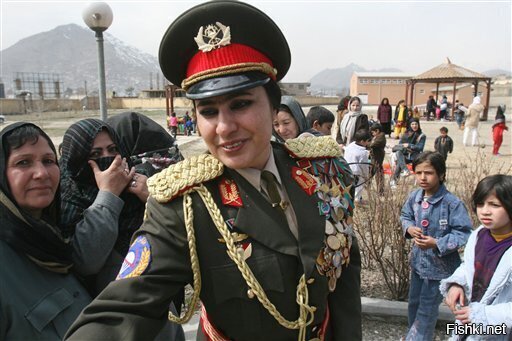 Генерал афганской армии,десантница Khatol Mohammadzai